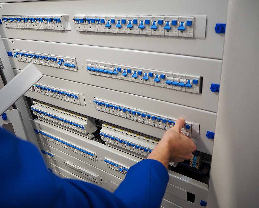 Meter distributor manufacturer? Configurator example now